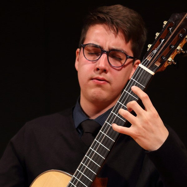 Xavier Jara – 2016 Winner Guitar Foundation of America